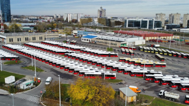 Кренула са радом аутобуска линија брoj 600, повезује Прокоп и аеродром ...