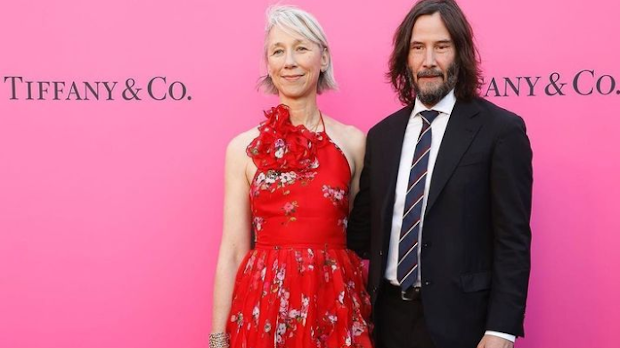 Ко је дама која је украла срце Кијану Ривса | Свет познатих | РТС