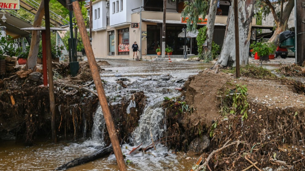 РТС :: Радио Београд 1 :: Српски туристи у Грчкој још чекају евакуацију