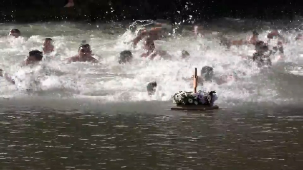 На Богојављење широм Србије традиционално се пливало за Часни крст Србија данас РТС