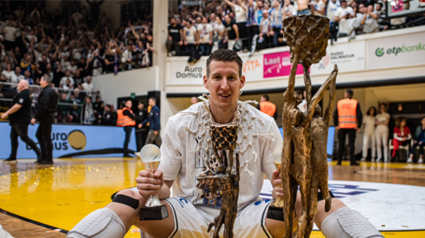 РТС :: Кошарка :: Лука Божић ниже МВП признања - трипл-дабл у финалу ...
