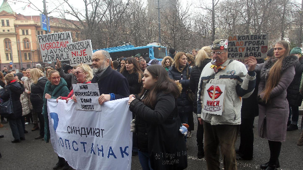 Protest zaposlenih u "Apotekama Beograd", Lončar: Novac za plate ...