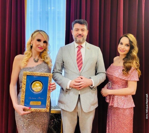 Сестрама Гобовић додељено признање "Tesla Spirit Award" - ИН4С