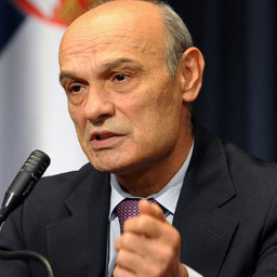 РТС :: Хроника :: Обијена кућа министра Бачевића