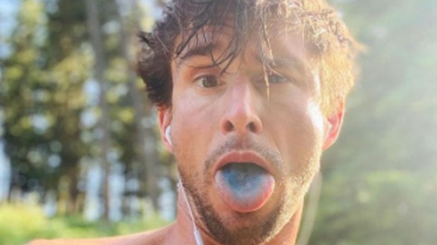 Još jedan opasan trend influensera – pijenje metilenskog plavog ...