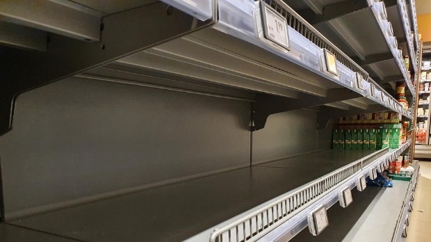 РТС :: Рат у Украјини :: Јагма за основним животним намирницама и на ...