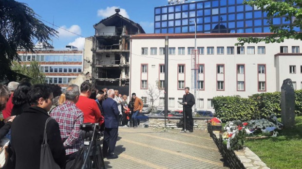 RTS :: Društvo :: Odata pošta poginulim radnicima RTS-a u NATO ...