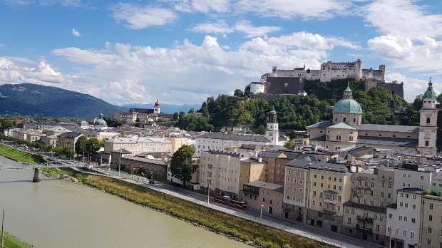 RTS :: Putujemo :: Grad soli, Mocarta, pesama i snova