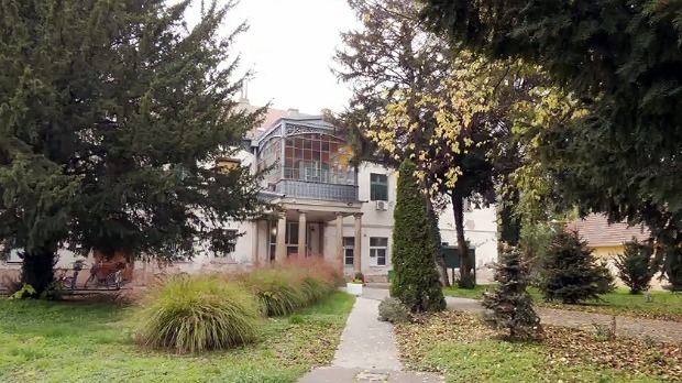 Nekada dvorac grofa koji je posedovao čitav Temerin, a sada srednja ...